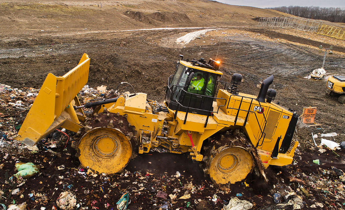Novi Cat 836 kompaktor – pouzdan i snažan stroj za najteže radove na ...