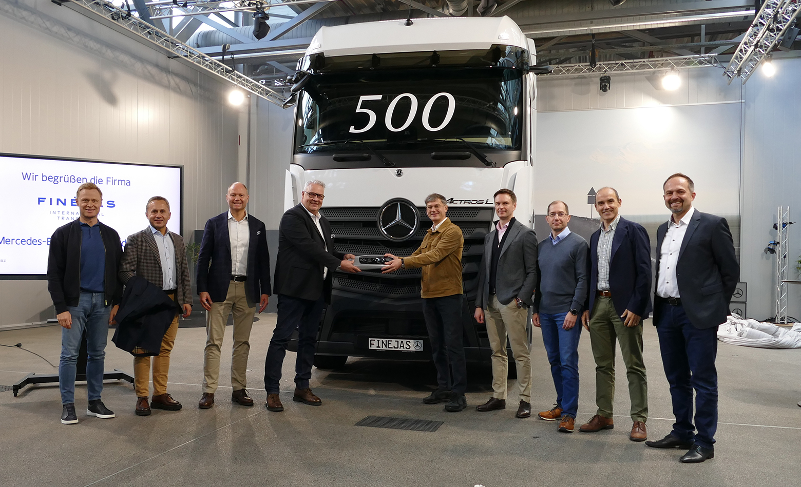 500 Mercedes-Benz Actrosa za Finéjas grupu