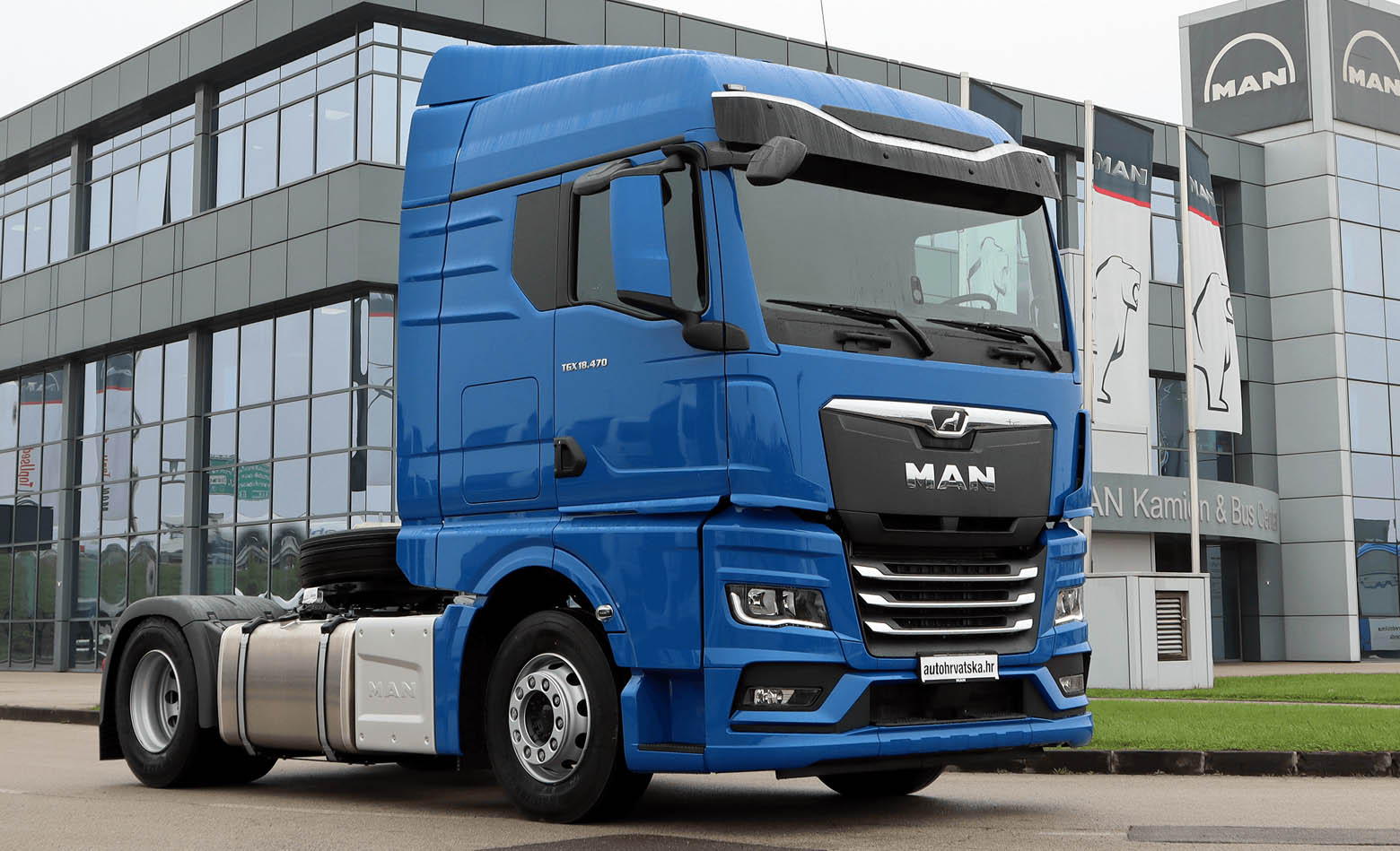 Plavi TGX za JUR –TRANS