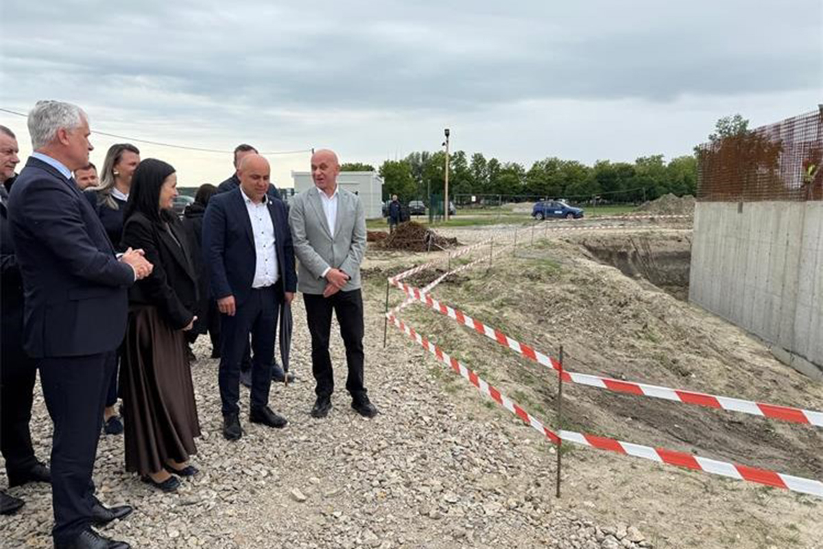 Započeli radovi na restauraciji i odmuljavanju rijeke Bosut