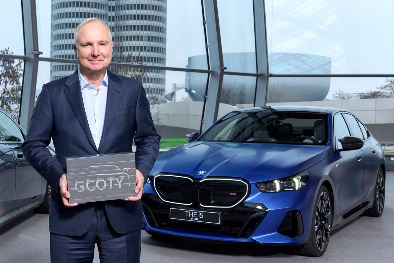 Kako in zakaj smo BMW serije 5 okronali za nemški avto leta 2025