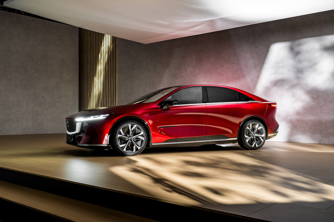 Mazda 6e 2025: nova električna limuzina s kitajskim pridihom