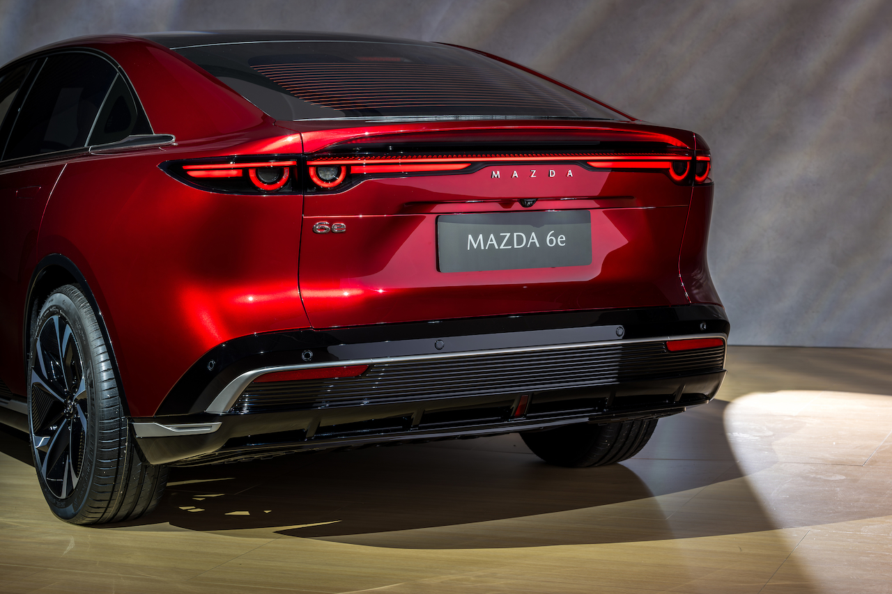 Mazda 6e 2025: nova električna limuzina s kitajskim pridihom