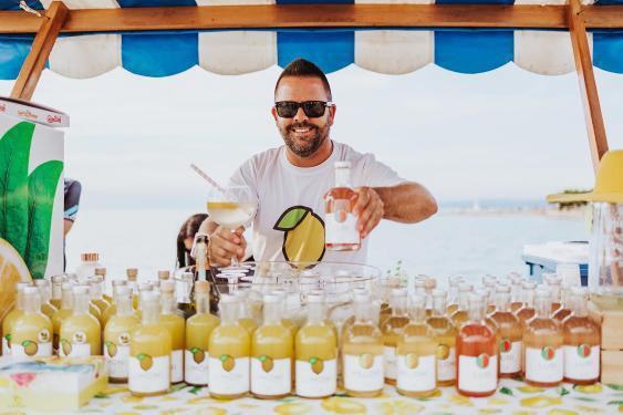 Čas je za prvi slovenski limoncello, ki sliši na ime limoni