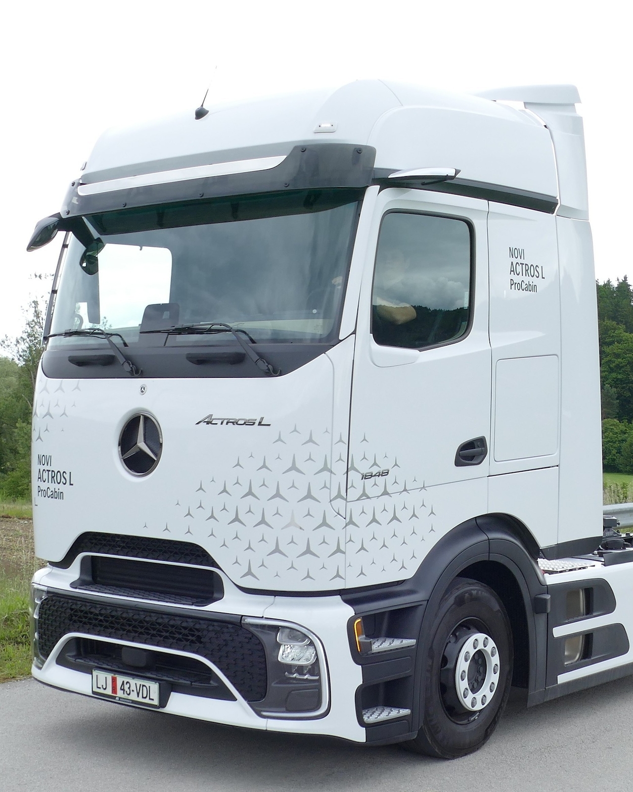Šepetajoči dizel: Mercedes Actros L Procabin 1848 za nižjo porabo