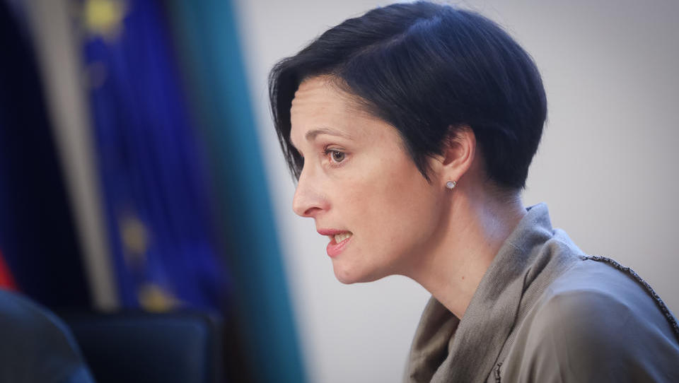 Ana Medved: Ne kaznujemo zdravnikov, moramo pa optimizirati delo in ...