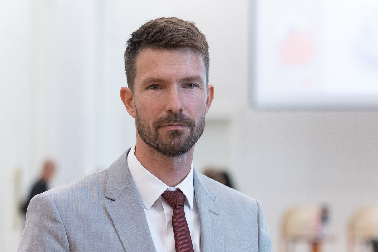 Kapitalski trgi 2026: UI, plemenite kovine in tveganja