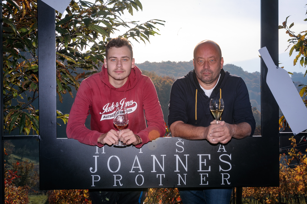 Vinski dialogi: očetje in sinovi v opusu trte in vina