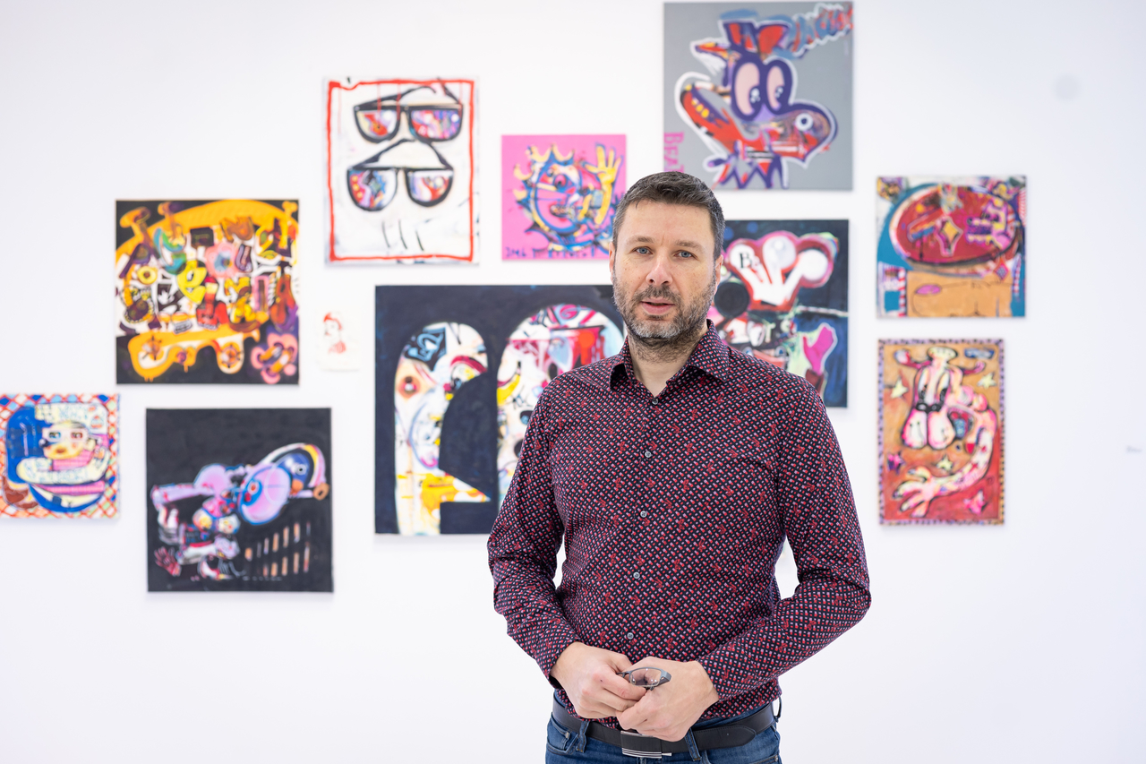 (intervju) Damjan Kosec, Sloart: Furs na kolenih prosim, naj začne ...