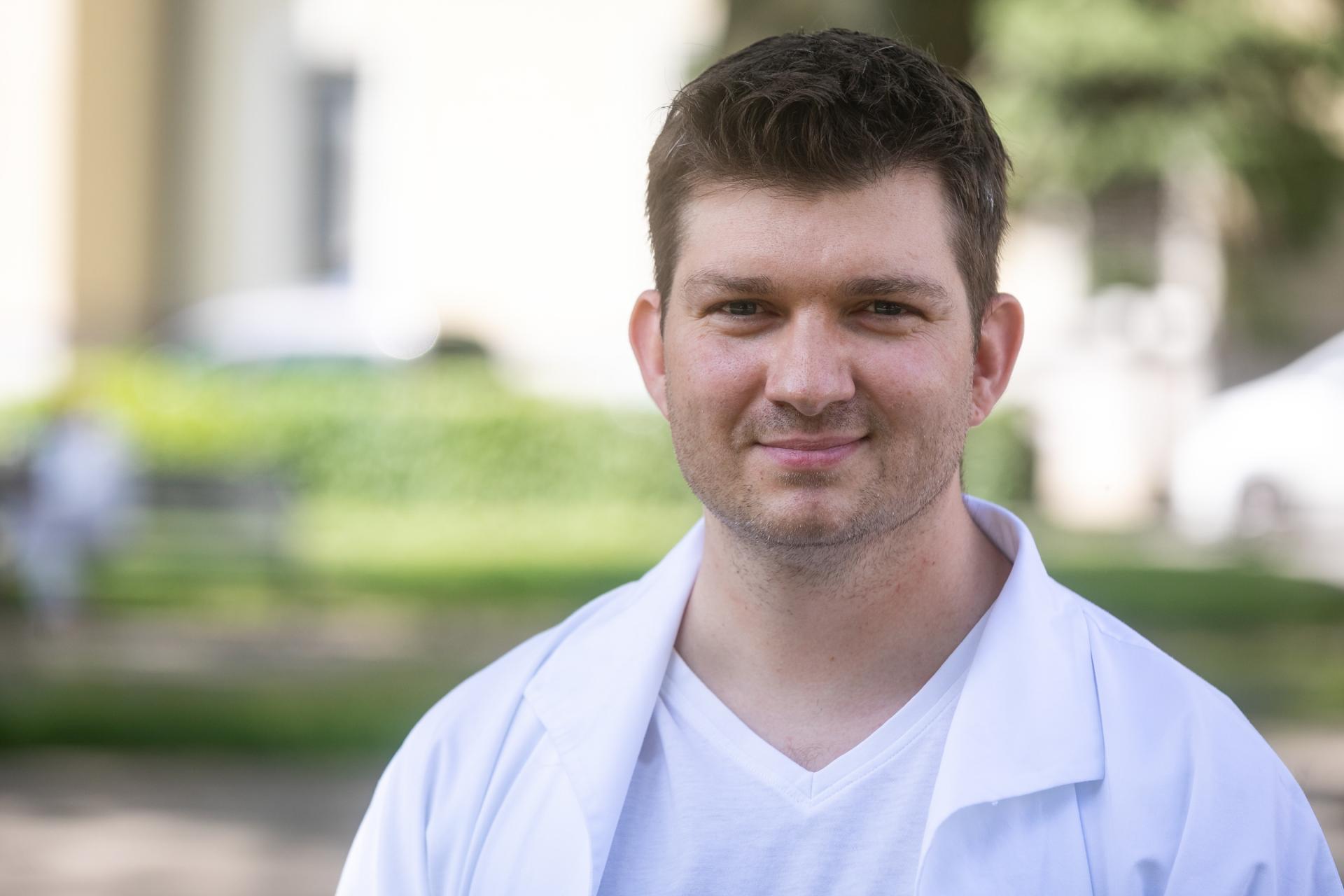 Moj onkolog 2022: asist. Domen Ribnikar, dr. med., specialist ...