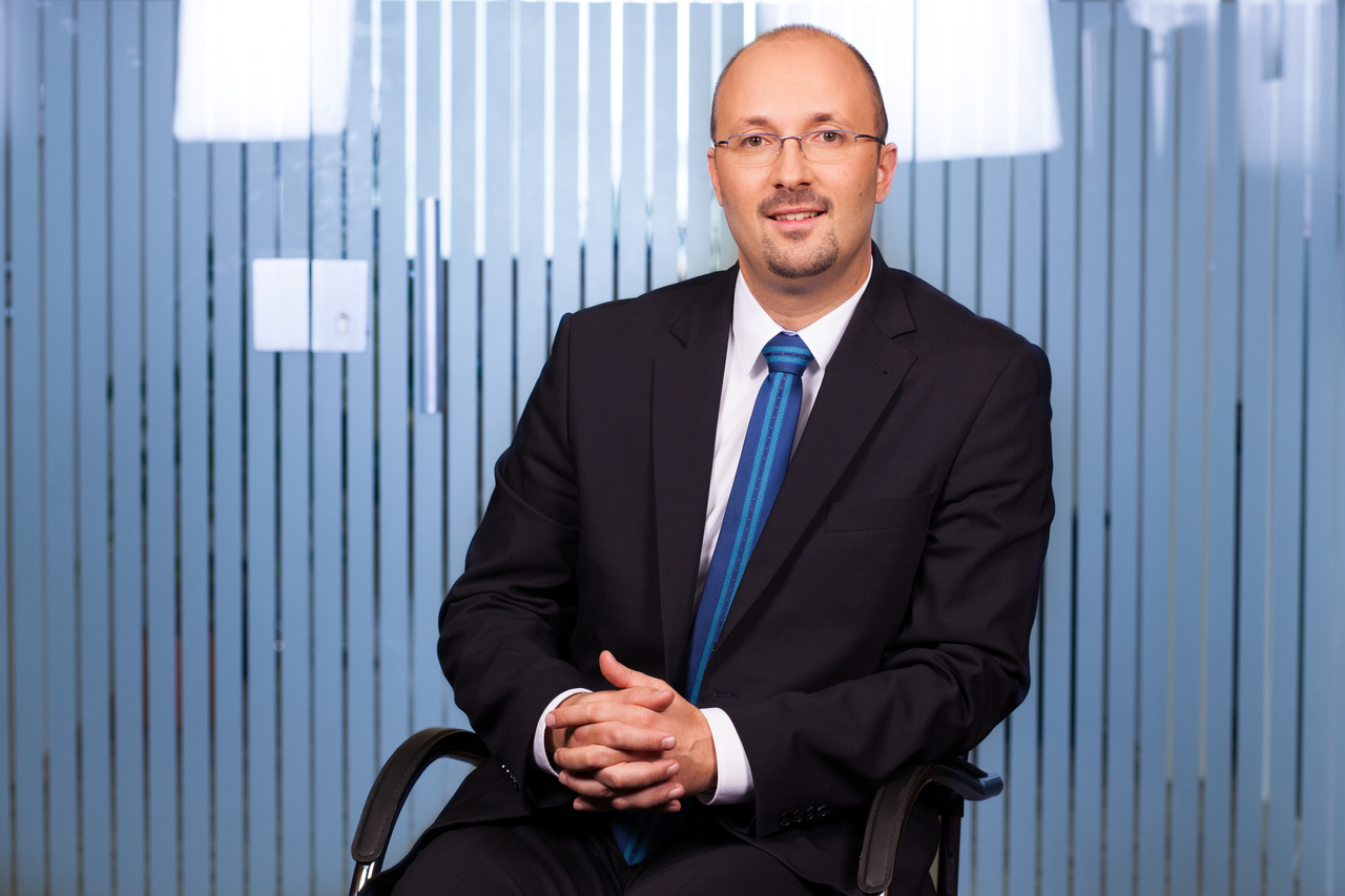 Koliko zaslužite? Razkrivamo plače 102 poklicev