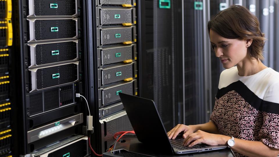 Azure Stack Hub v Pošti Slovenije na strežnikih HPE ProLiant