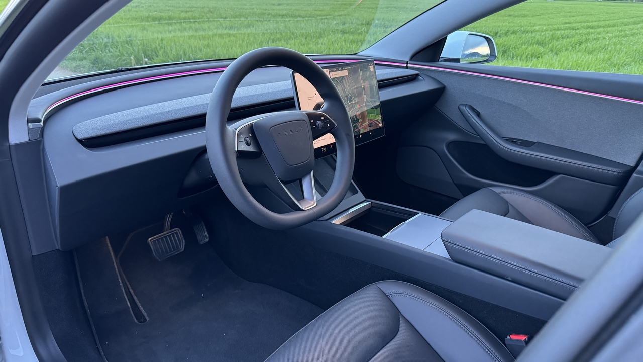 Osnovna tesla model 3 - električni avto v najučinkovitejši obliki