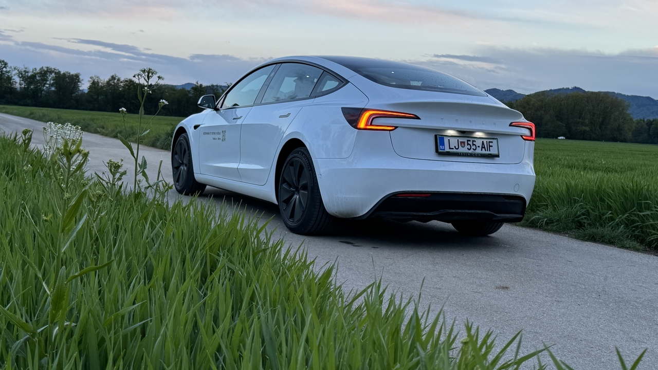 Osnovna tesla model 3 - električni avto v najučinkovitejši obliki