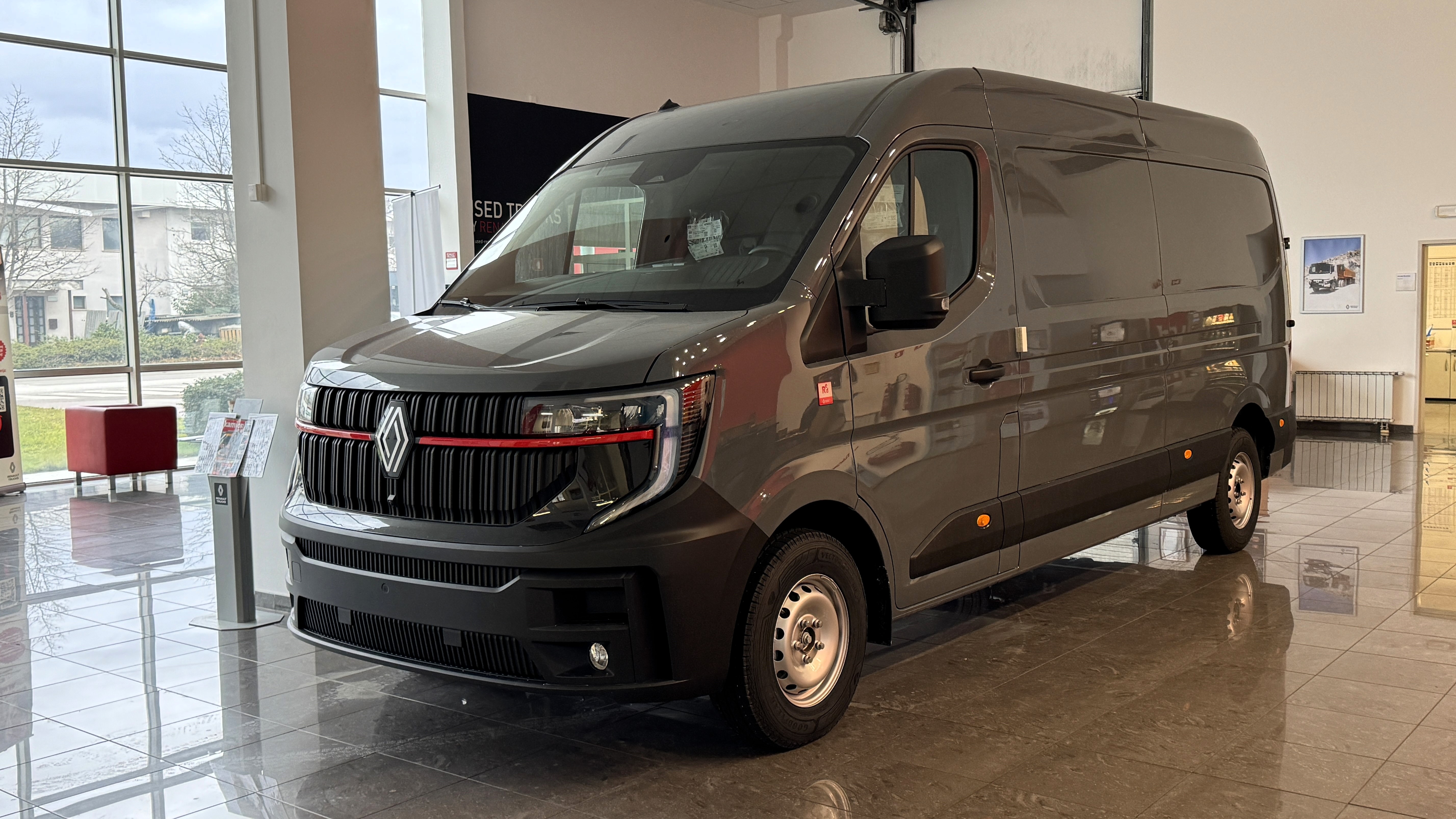 Primerjava renault master na dizel ali elektriko – dva svetova združena ...