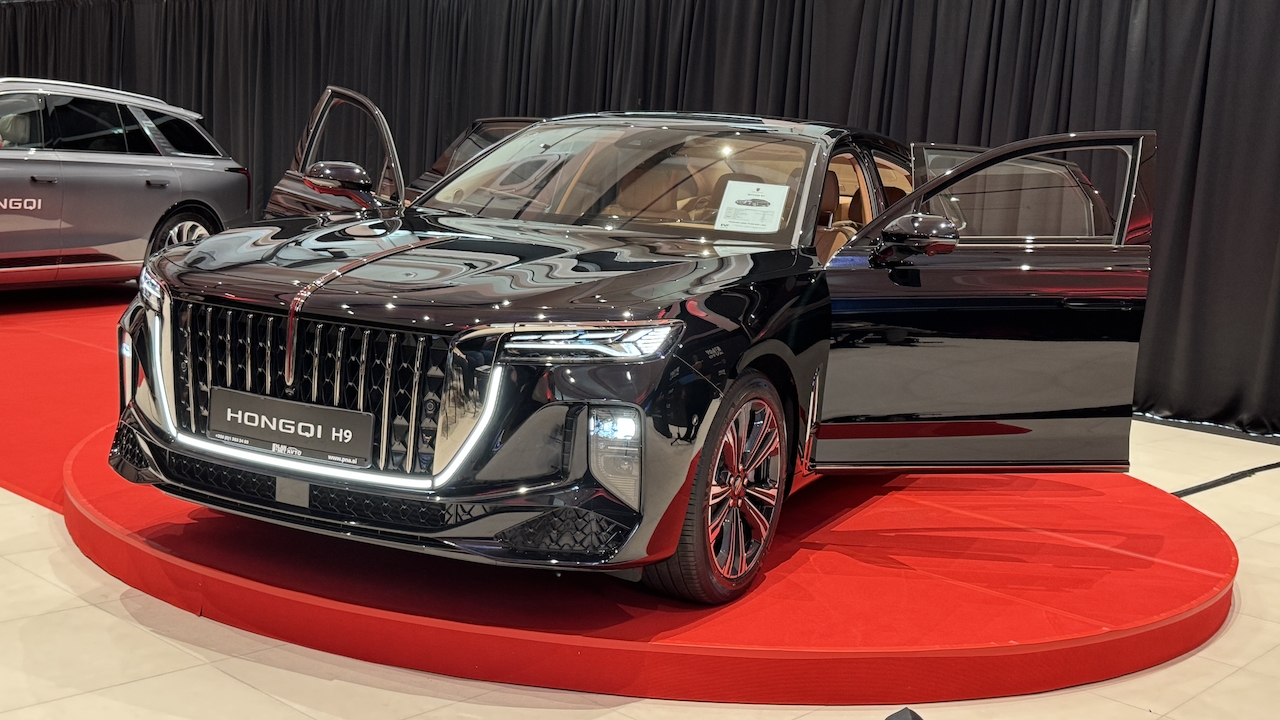 Kitajski Hongqi: Avto predsednika Ši Džinpinga prihaja v Slovenijo