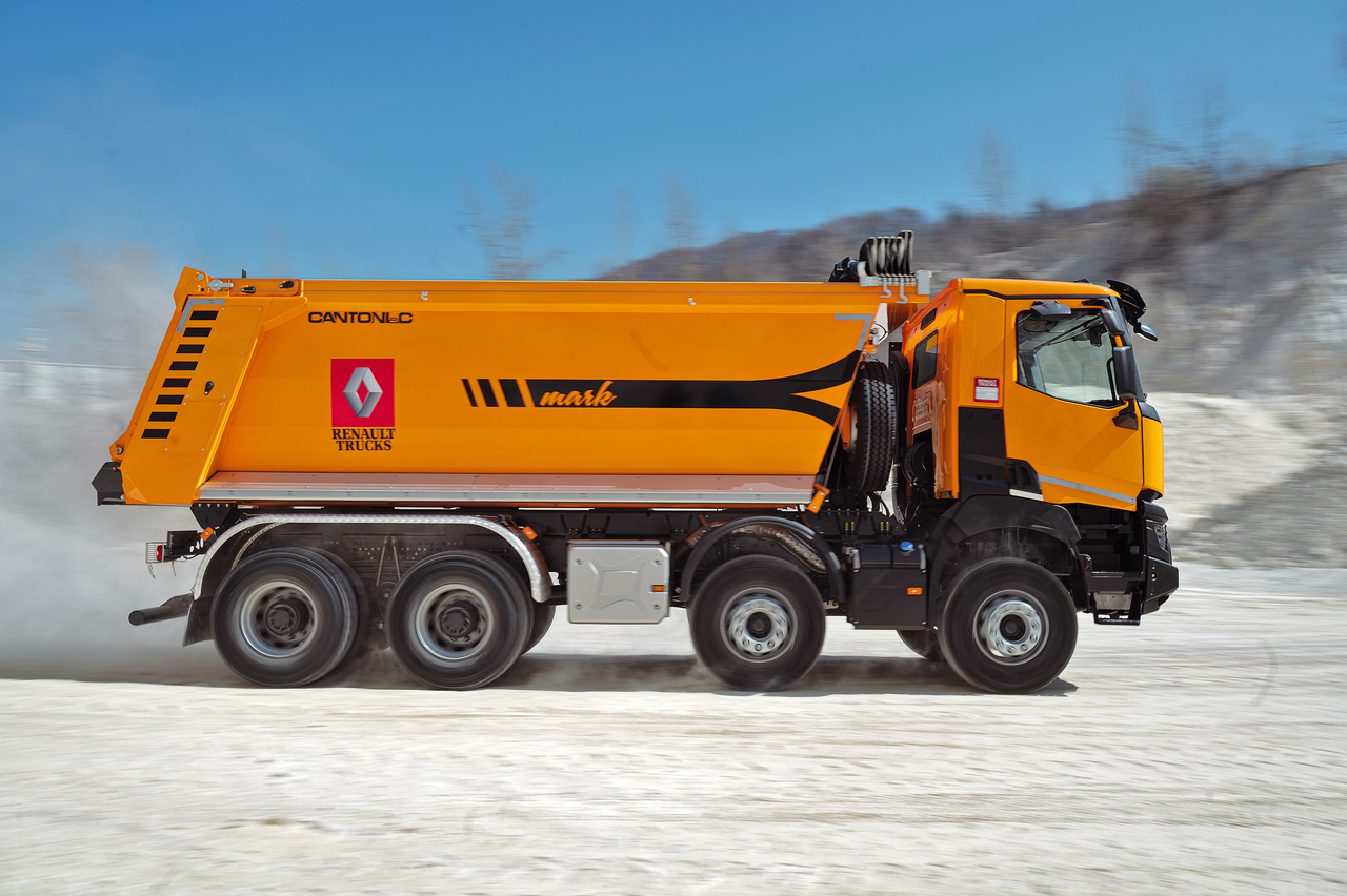 Renault Trucks K480 P8x4 medium: univerzalni gradbenik s pedigrejem