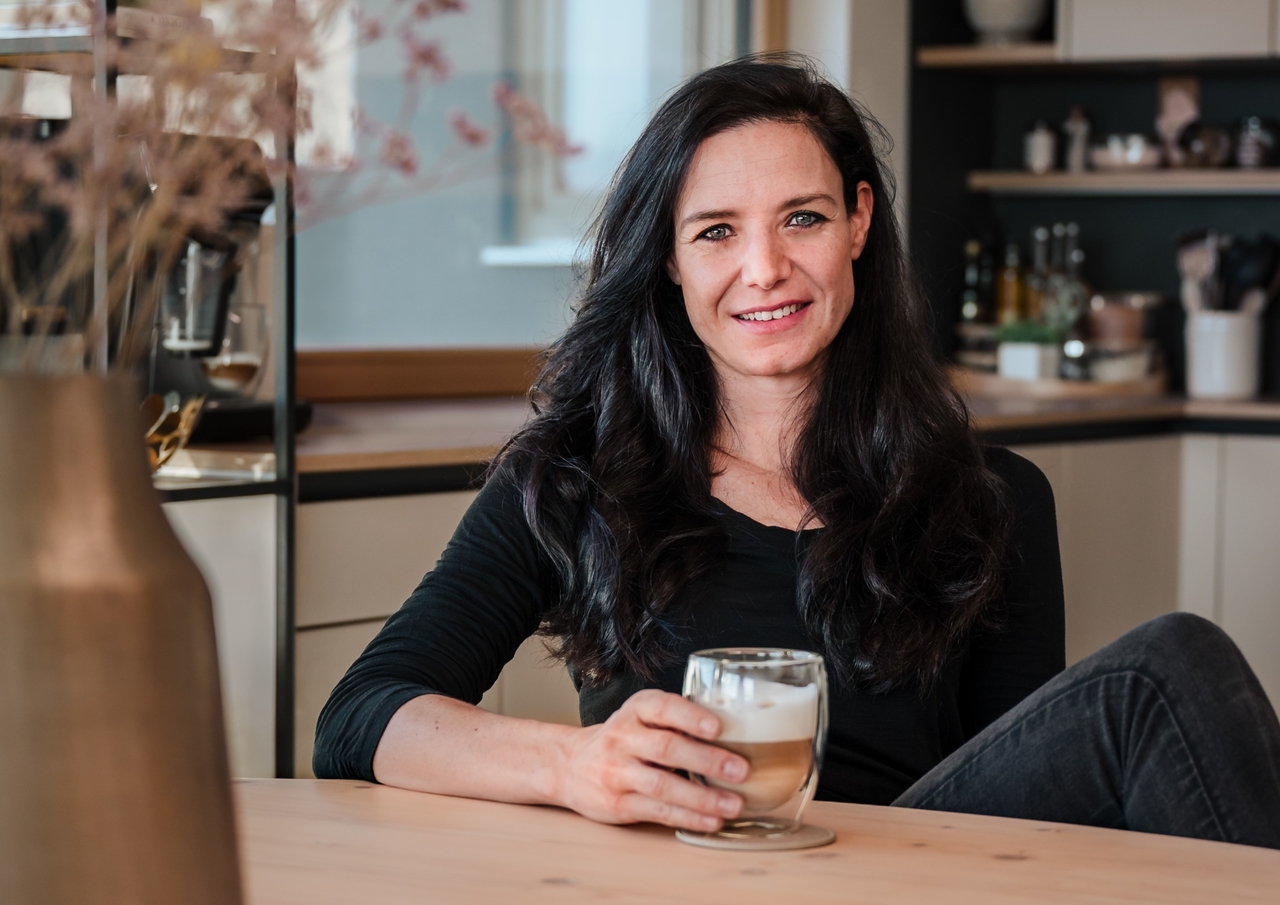 Ali res morata riniti v nesrečo s to montažno hišo?