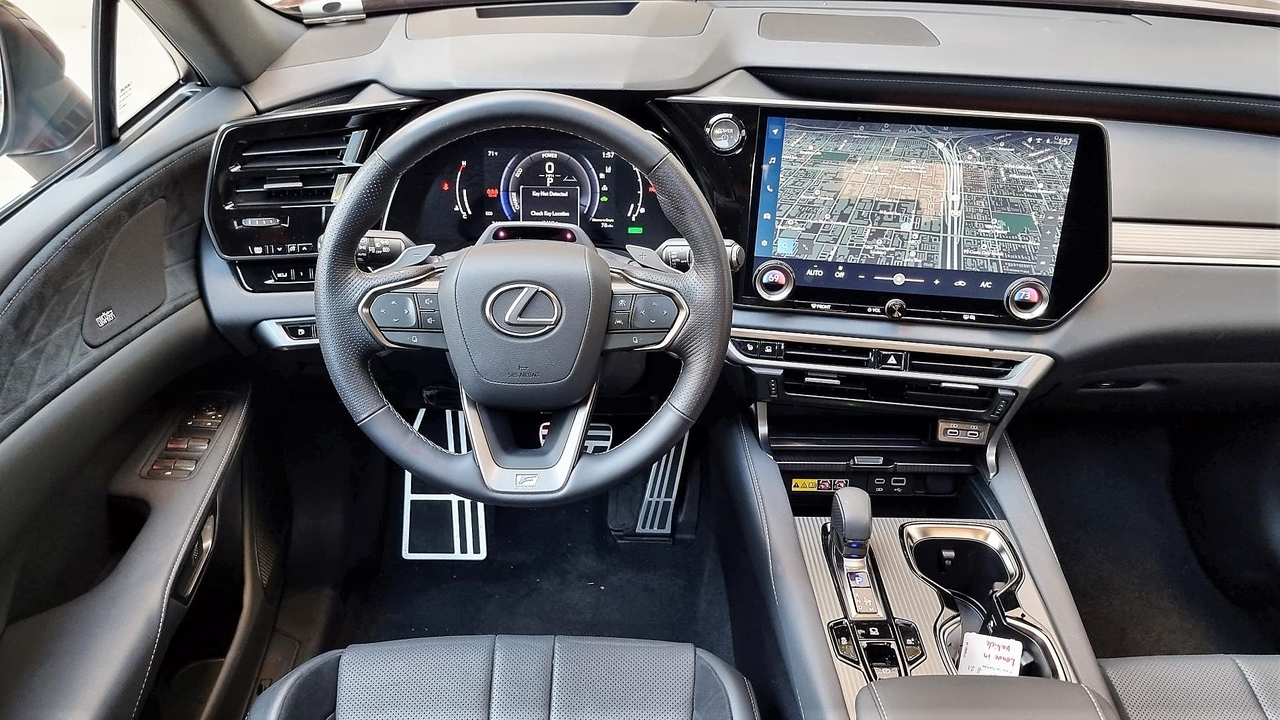 Ekskluzivni petek: lexus RX500h – veliki japonski SUV na poživilih