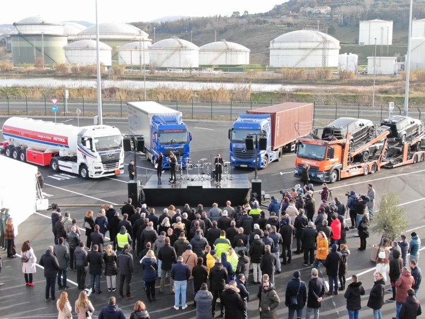 V Luki Koper so dobili nov kamionski terminal na Serminu, na starem bo ...