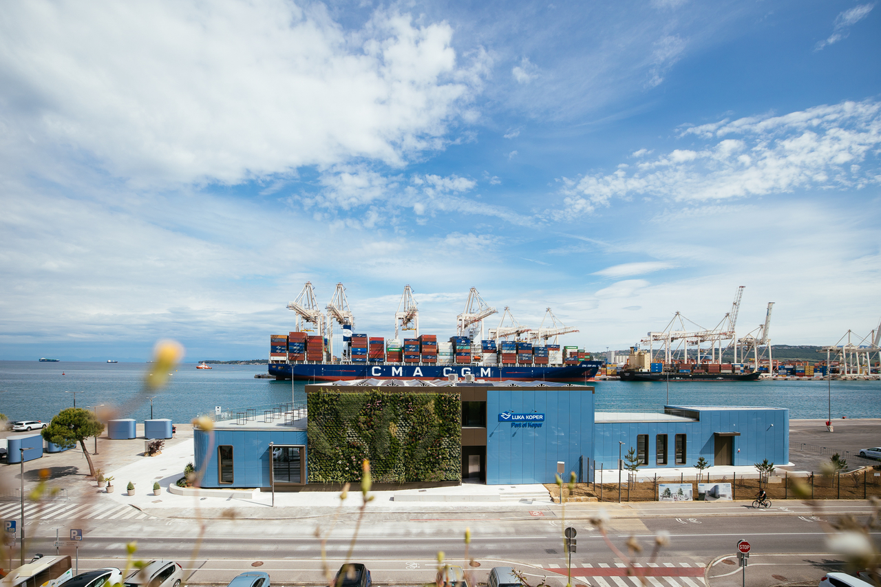 (foto) Tako je videti nov potniški terminal v Luki Koper