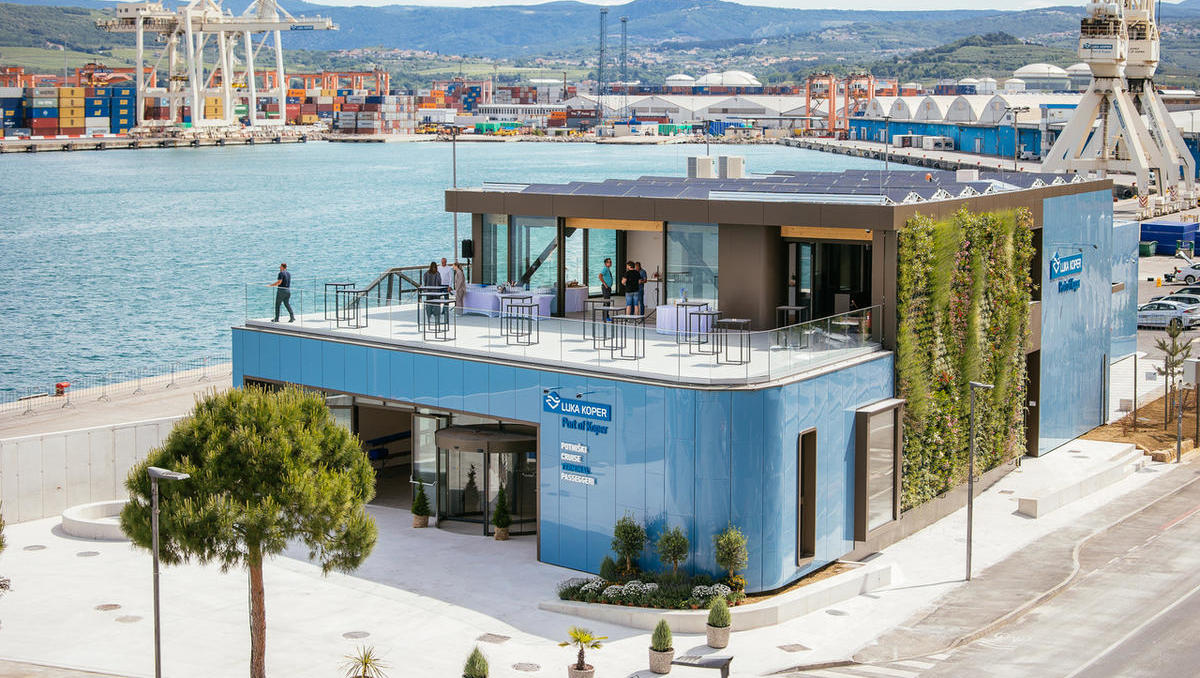 (foto) Tako je videti nov potniški terminal v Luki Koper