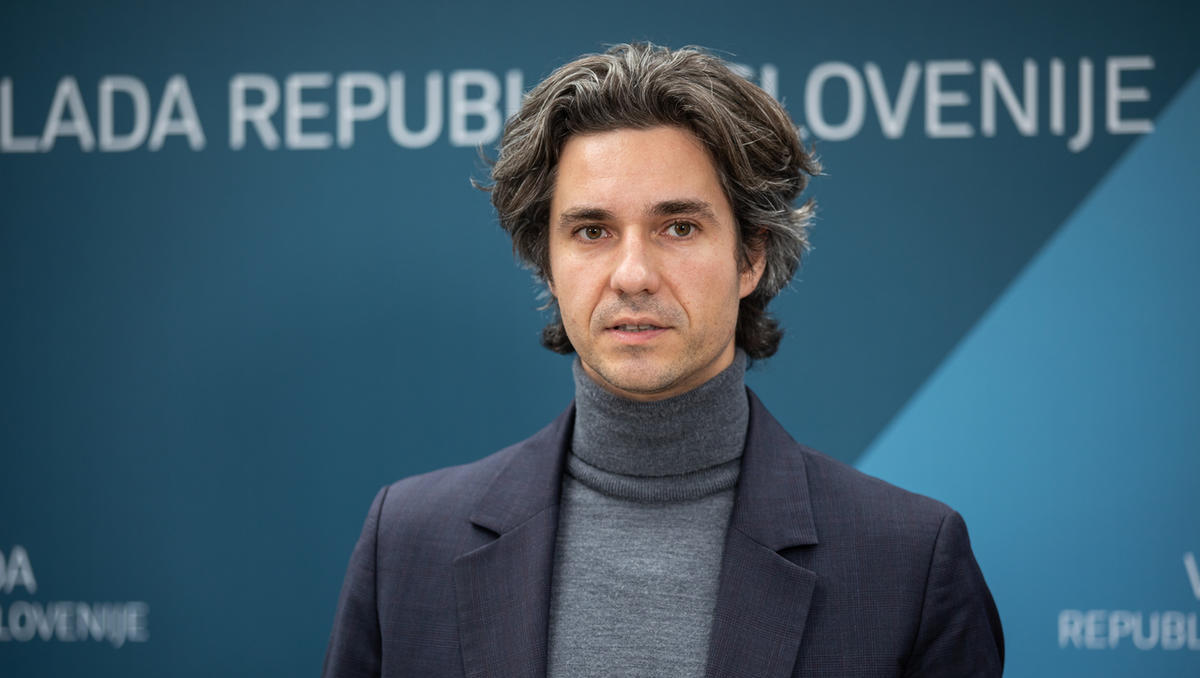 Mesec vabi sindikate, ki grozijo s Sodiščem EU, na nov sestanek o ...