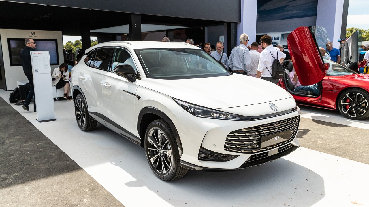 Kitajski MG HS je priključni hibrid z največjim dosegom in brez ...