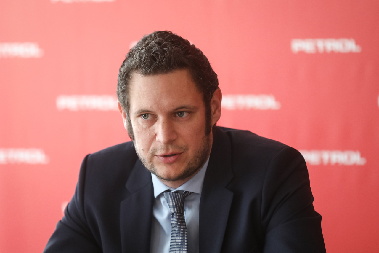 Petrol: Likvidnostno smo preskrbljeni, o izvedbi skupščine vas ...