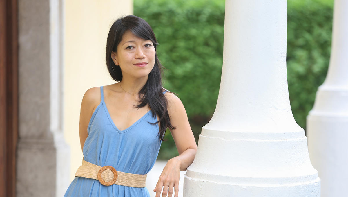 Momoko Seto: Umetnica, ki združuje znanost in film