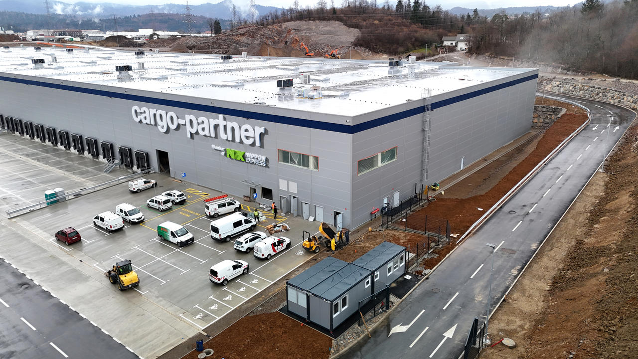 Luka Koper: 14% rast zabojnikov in rekordni dobiček v 2025