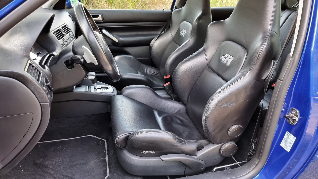 Golf R32 iz časov, ko večanje prostornine in števila valjev še ni ...