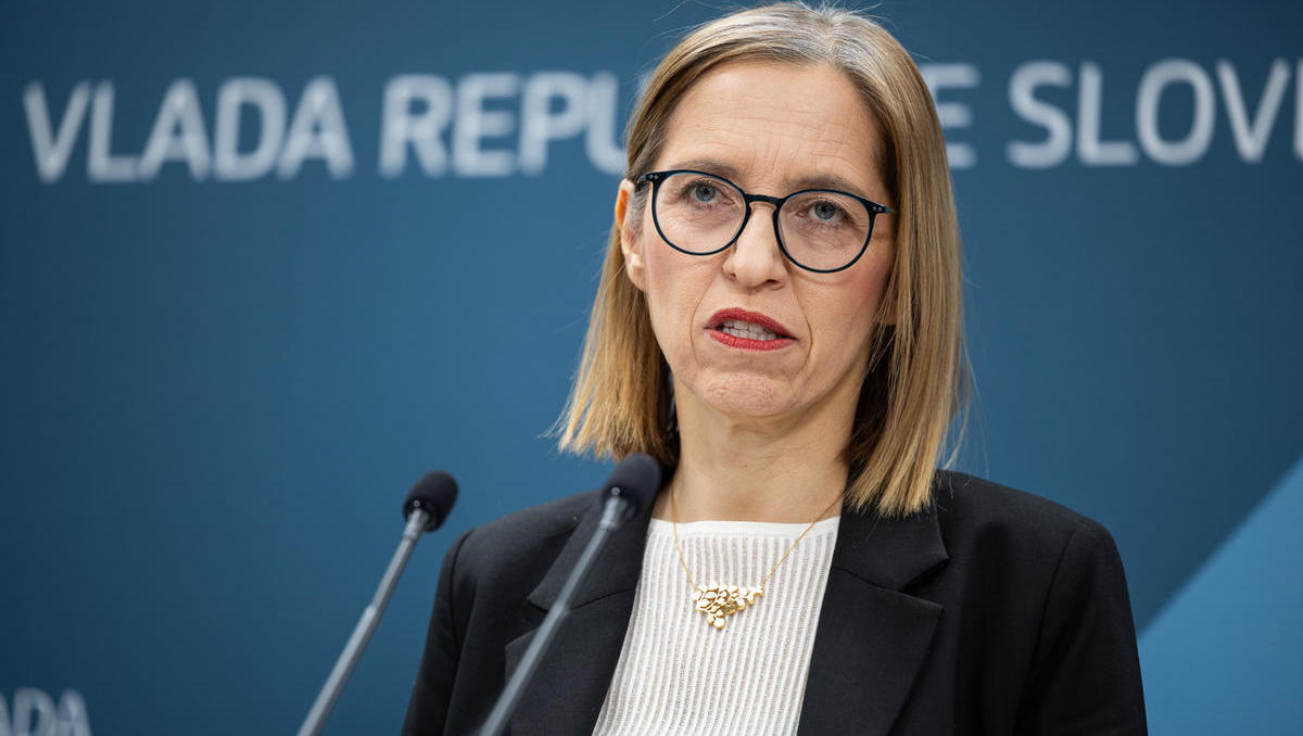 Valentina Prevolnik Rupel o dvojnih oblikah dela zdravnikov: Ne bomo na ...