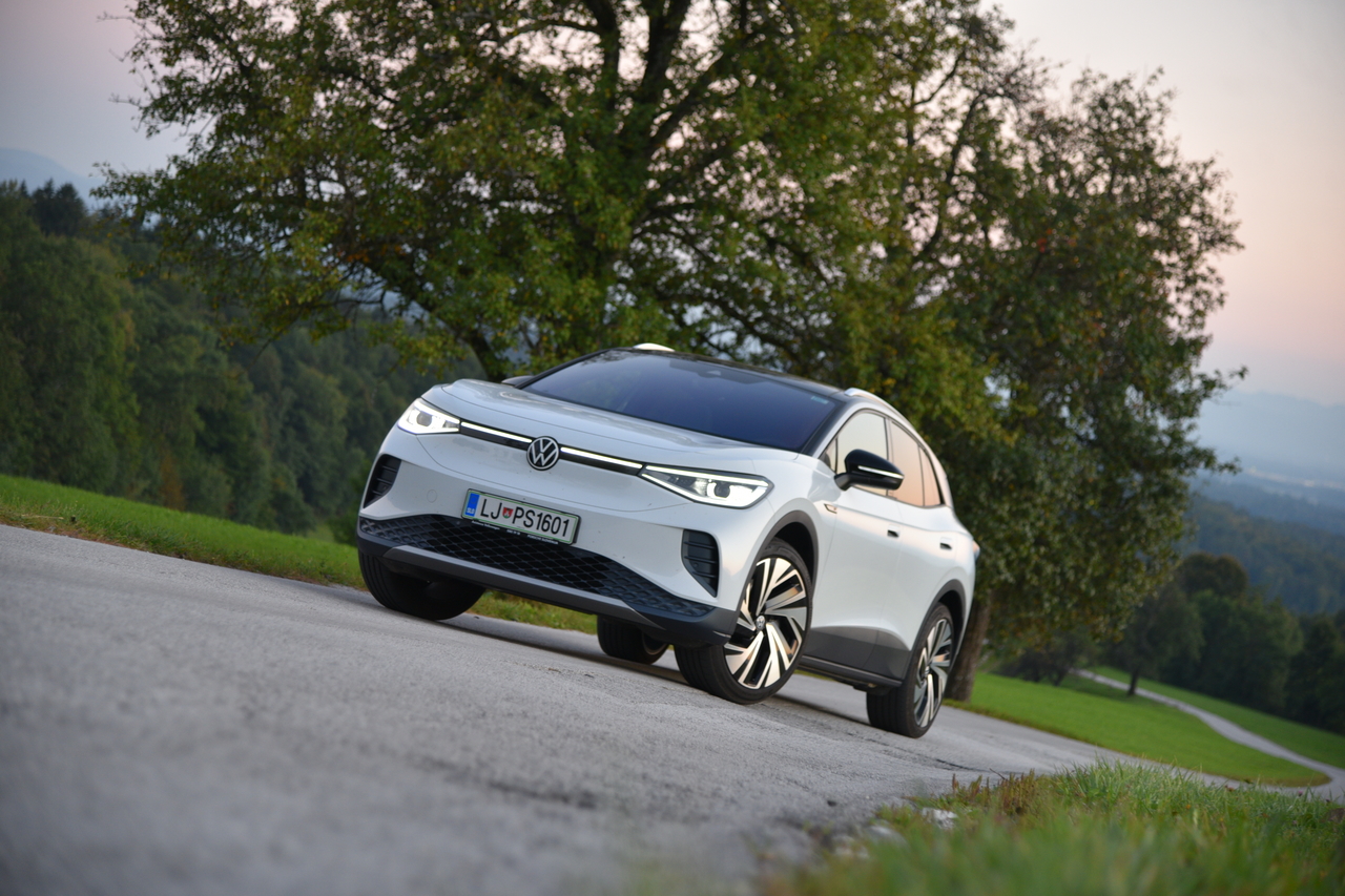 Kaj je volkswagen ID.4 pripeljalo na vrh prodaje električarjev v Sloveniji?