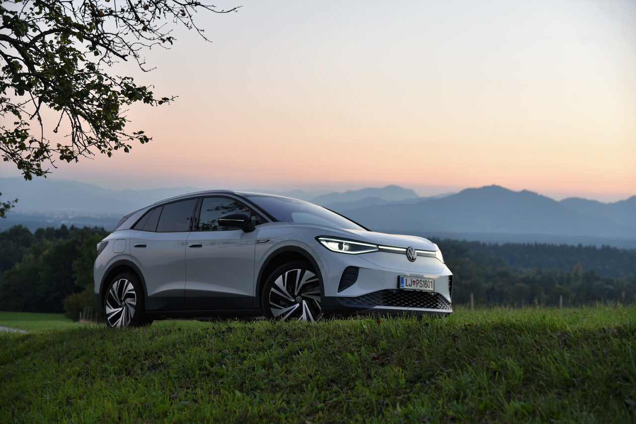 Kaj je volkswagen ID.4 pripeljalo na vrh prodaje električarjev v Sloveniji?