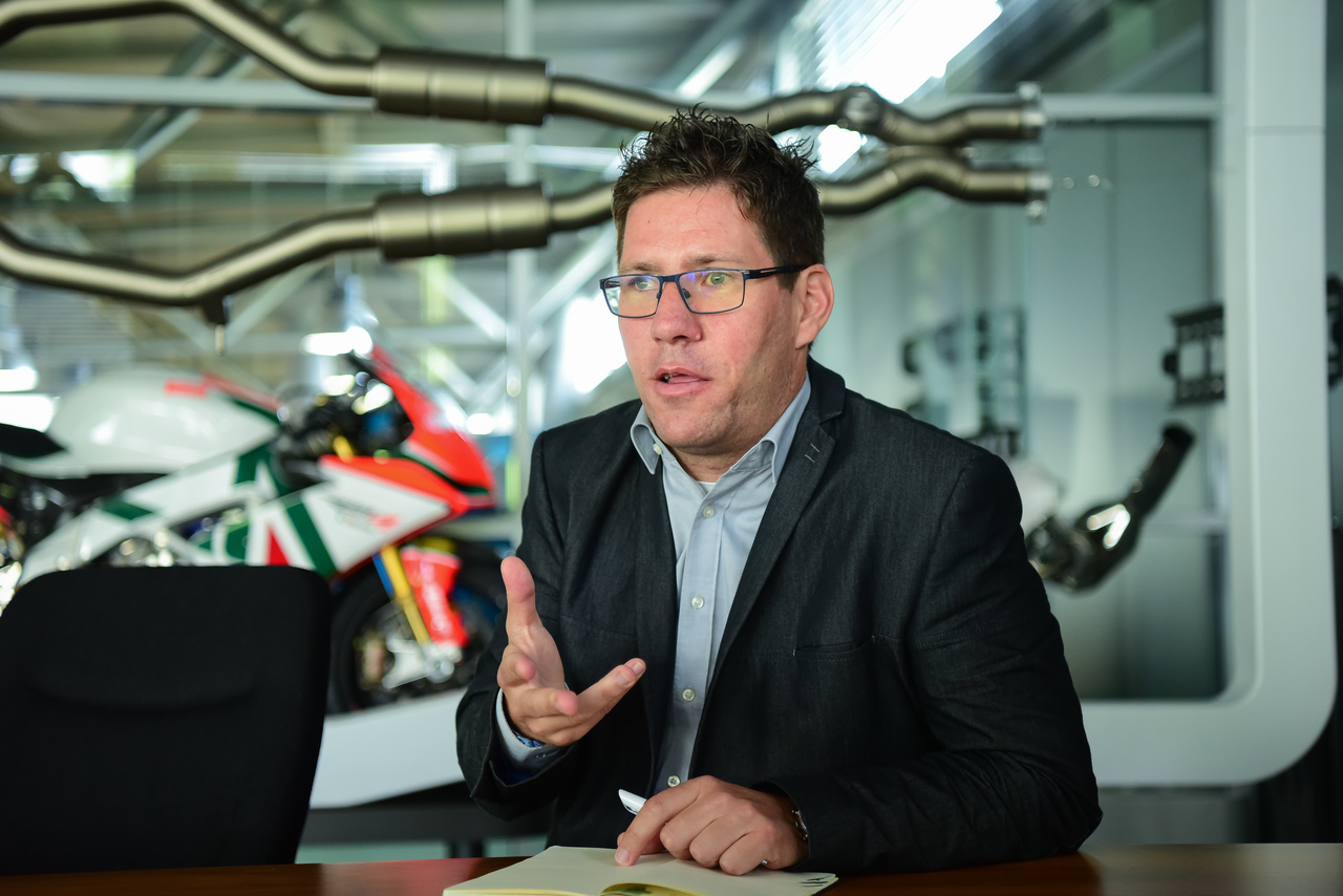 (intervju z Matejem Akrapovičem) Težje je najti dobrega varilca kot ...