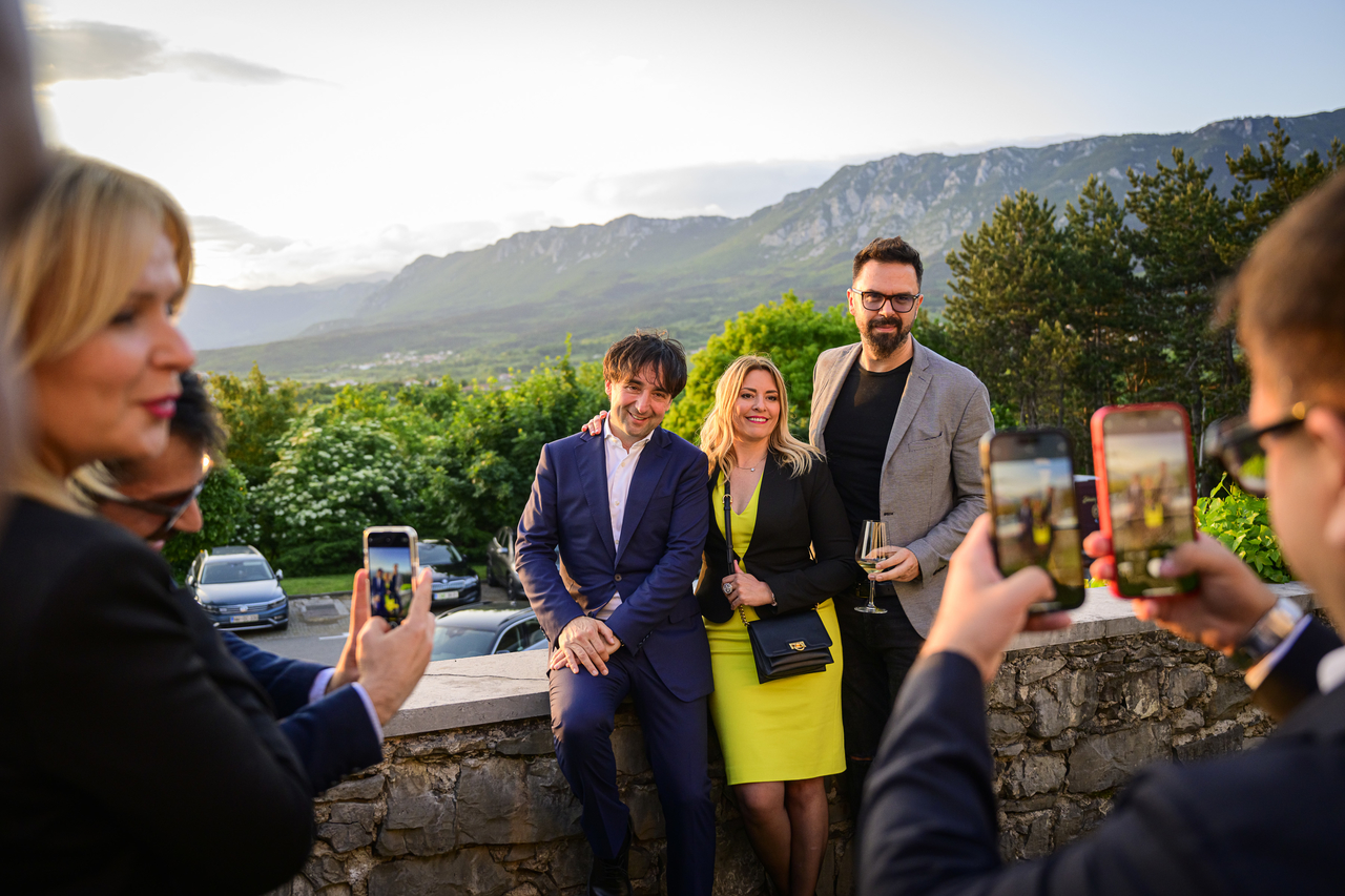 Na Zemonu diplomatsko-vinska ofenziva Tomaža Kavčiča