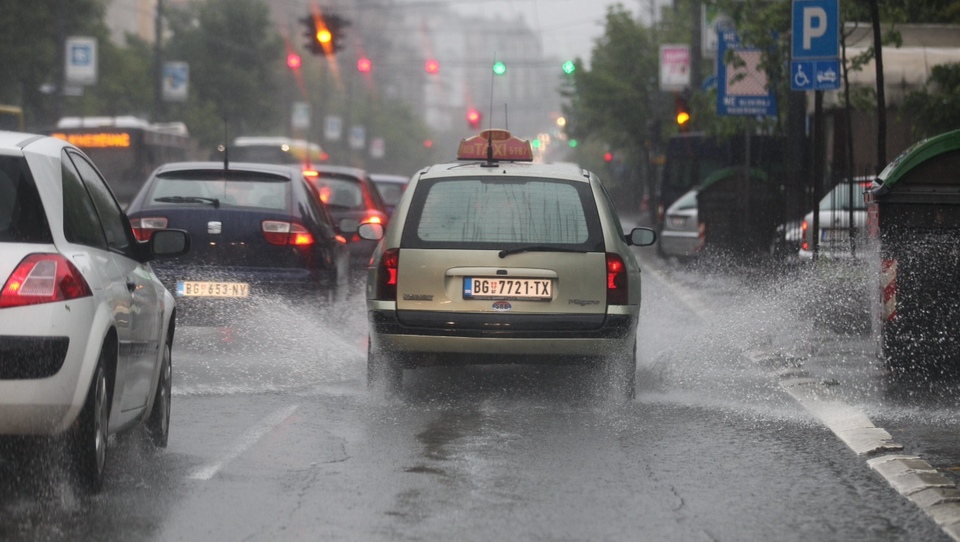 V Beogradu priprave na nov poplavni val, na pomoč tudi Slovenci