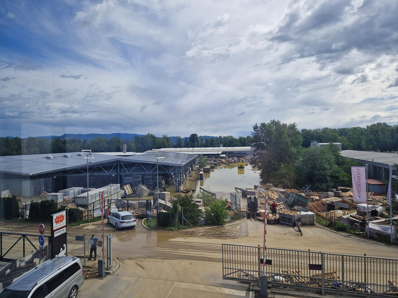 Prvi odzivi: Kako hudo je v podjetjih