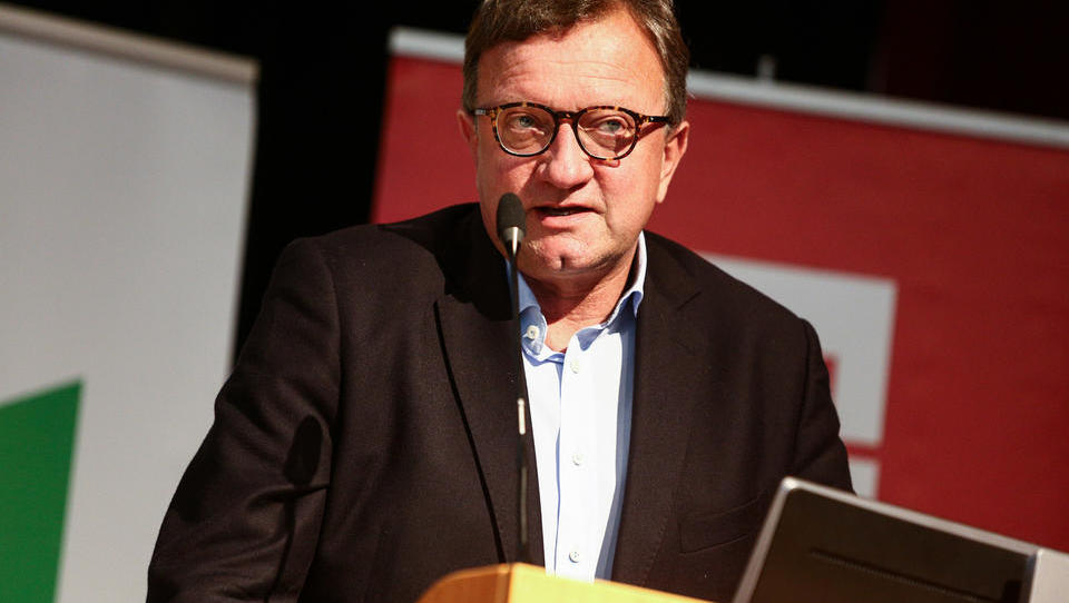 (podkast) Zakaj zasebniki v zdravstvu poslujejo racionalneje kot javni ...