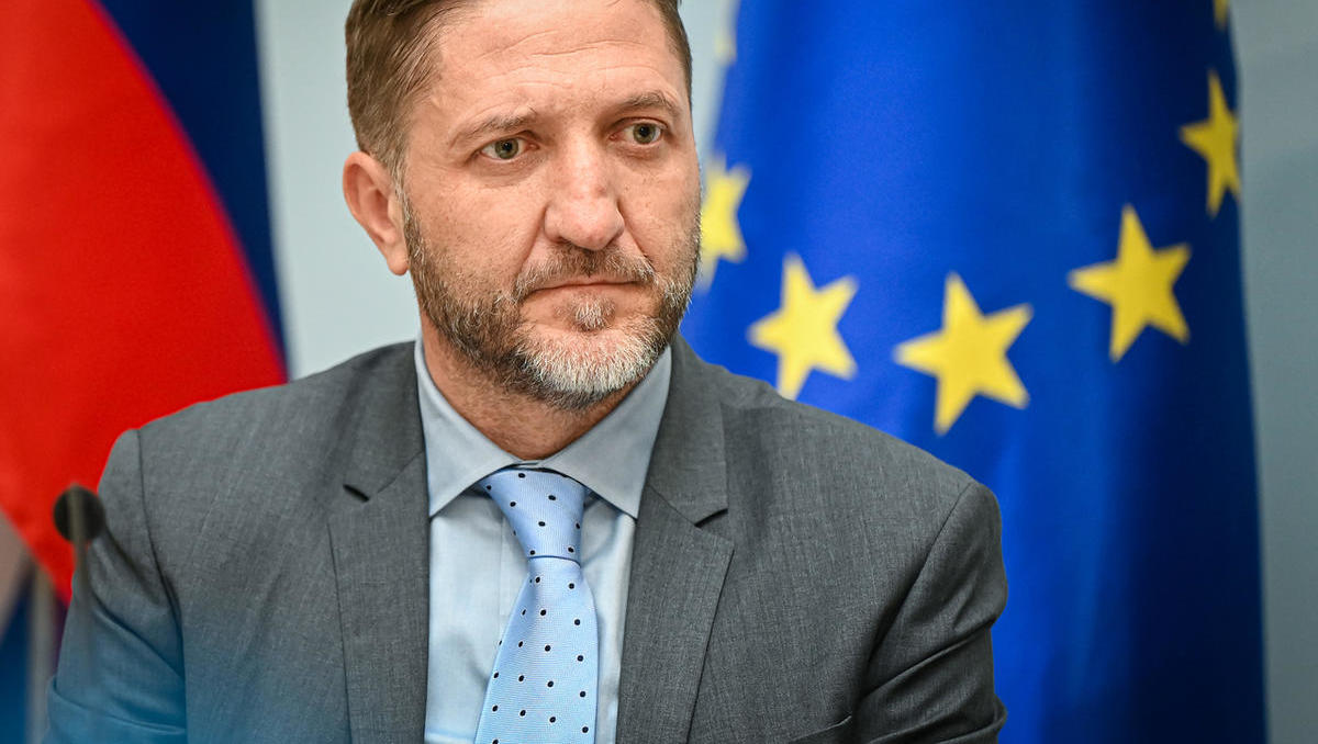 Klemen Boštjančič bi 15 tisoč normirancev vrgel iz sistema. Zakaj in ...