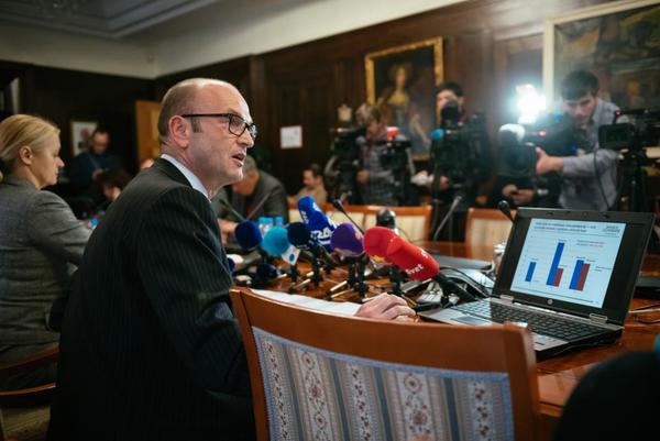 Kako je Boštjan Jazbec upravičil 10 tisoč evrov plače