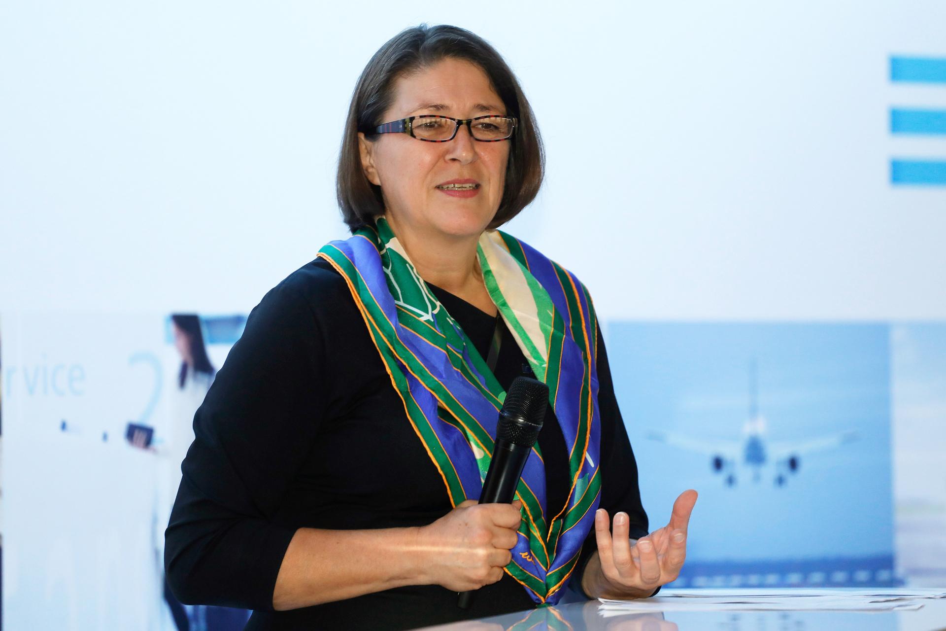 24 revizork, političark, inšpektoric …, ki krojijo poslovni svet