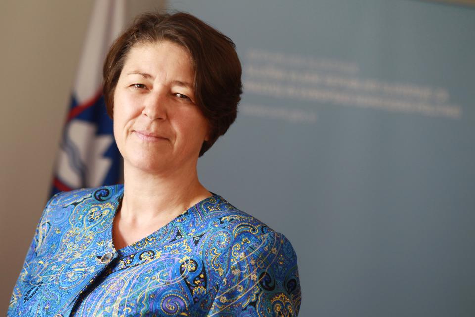 Ministrica Violeta Bulc se ni 'zmotila' le enkrat. Zatrjuje, da se ne ...