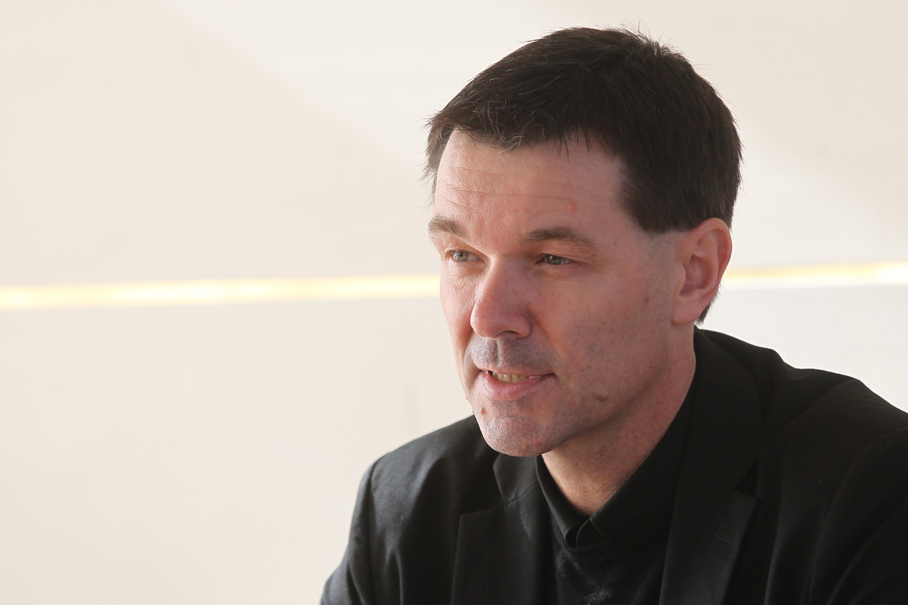 Ko se v UKCL kvarijo dragi aparati, milijonski posel brez konkurence ...