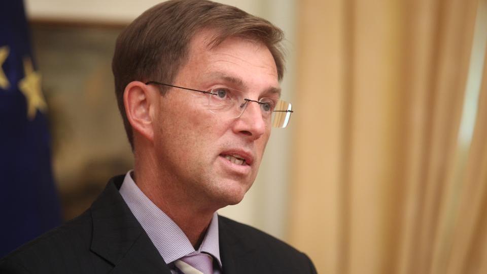 Cerar ima težavo: vrhunski strokovnjaki za ta denar ne želijo med ministre