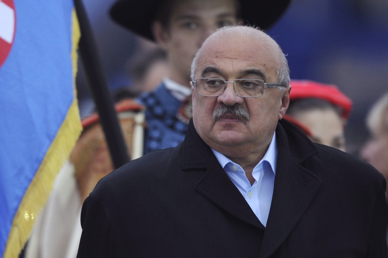 Petrol prevzema hrvaškega trgovca z naftnimi derivati Crodux ...