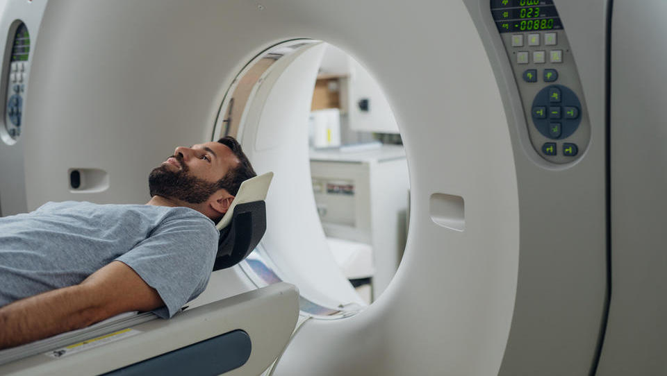 Miklavčičev GH Holding izvisel proti Siemensu tudi za CT-naprave