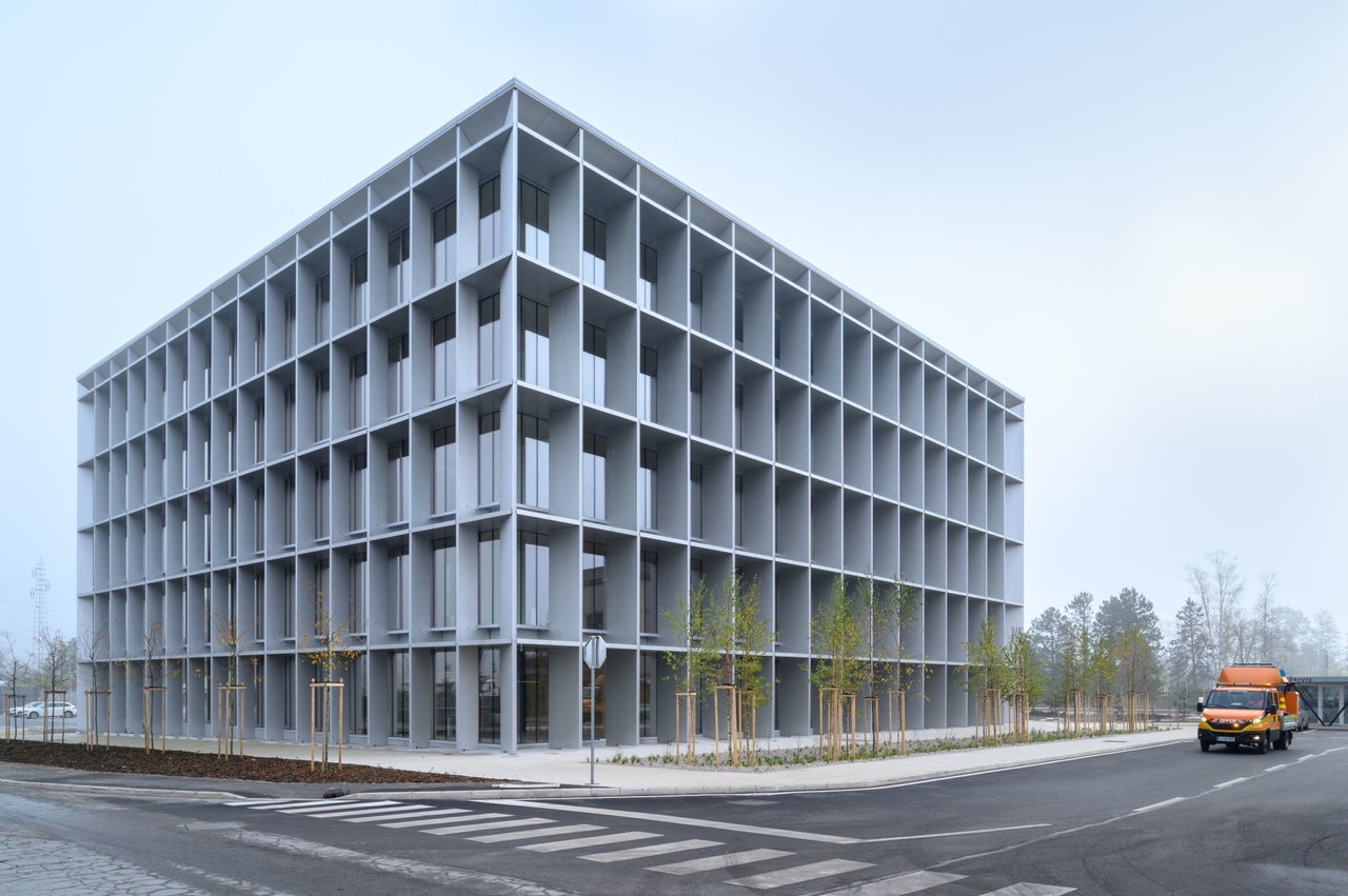 Tako je videti nova palača družbe Dars. Končna cena? Odvisno od novega ...