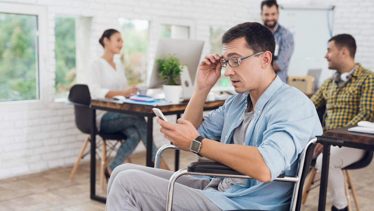 Zakon o dostopnosti za invalide: Kaj prinaša za spletne storitve?